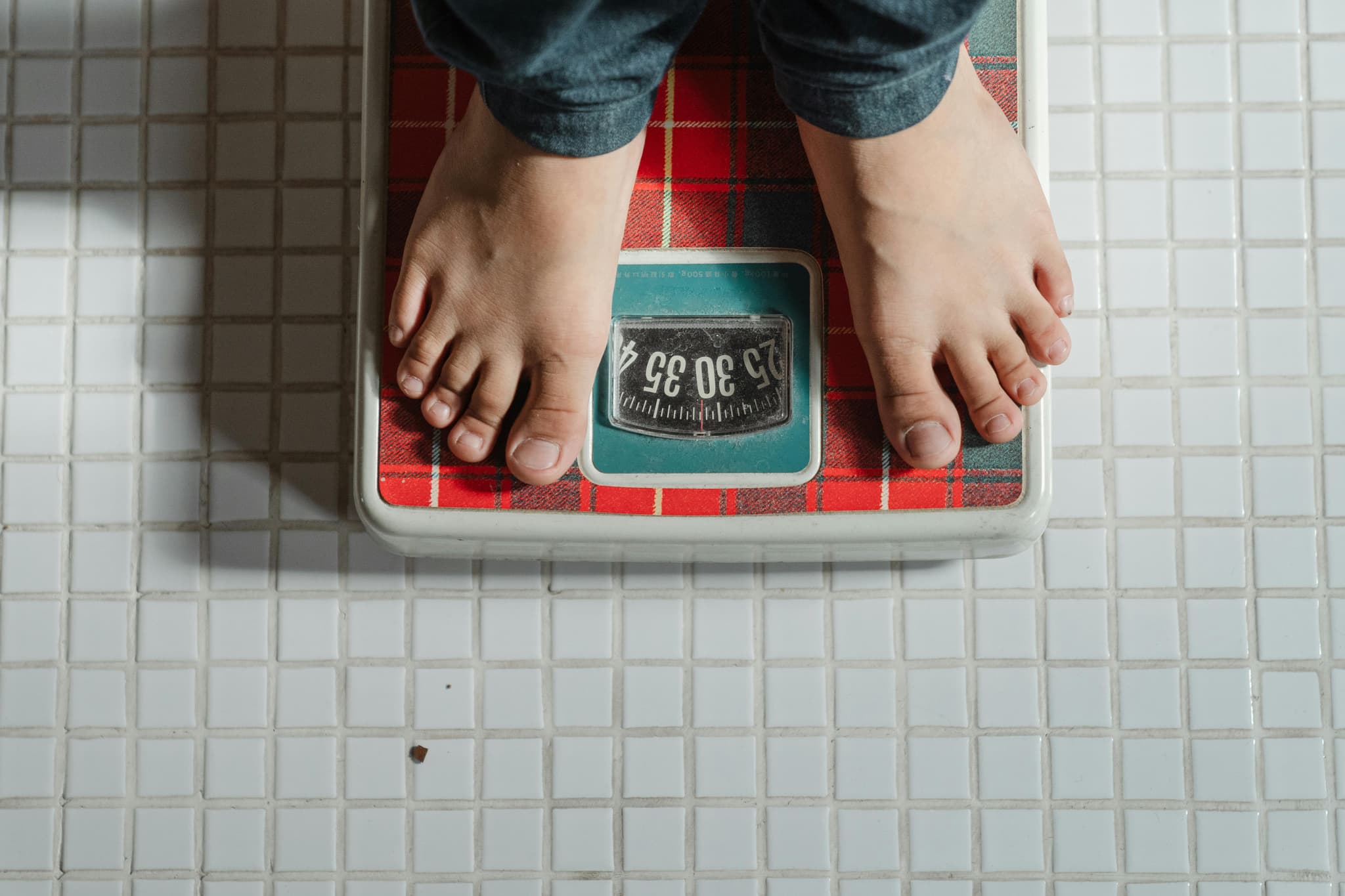 Why Do Your Feet Turn Red When Standing? Causes and Solutions | Harmony ...