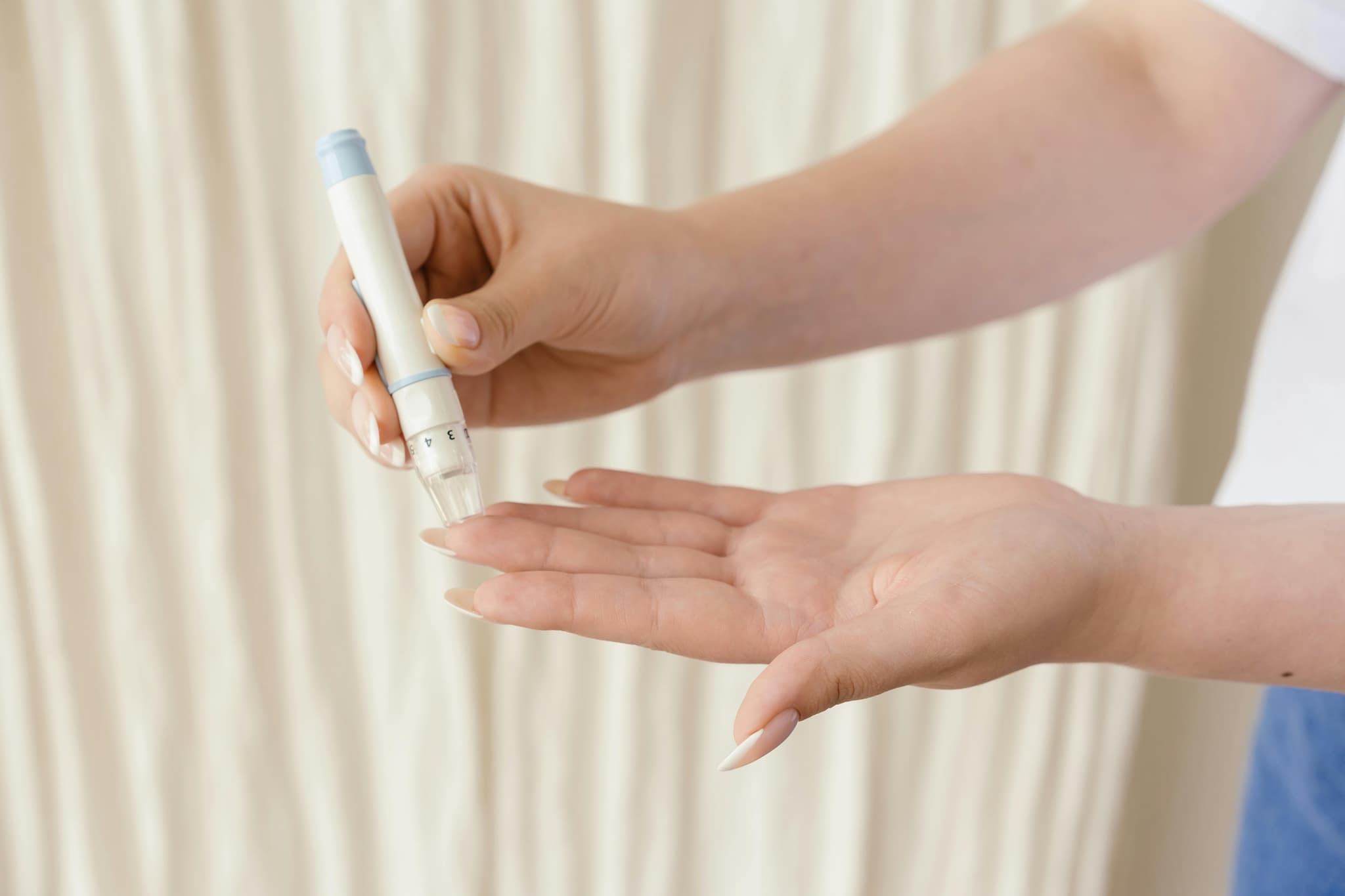 Fingerstick Blood Glucose Testing: Benefits, Risks, and Best Practices ...